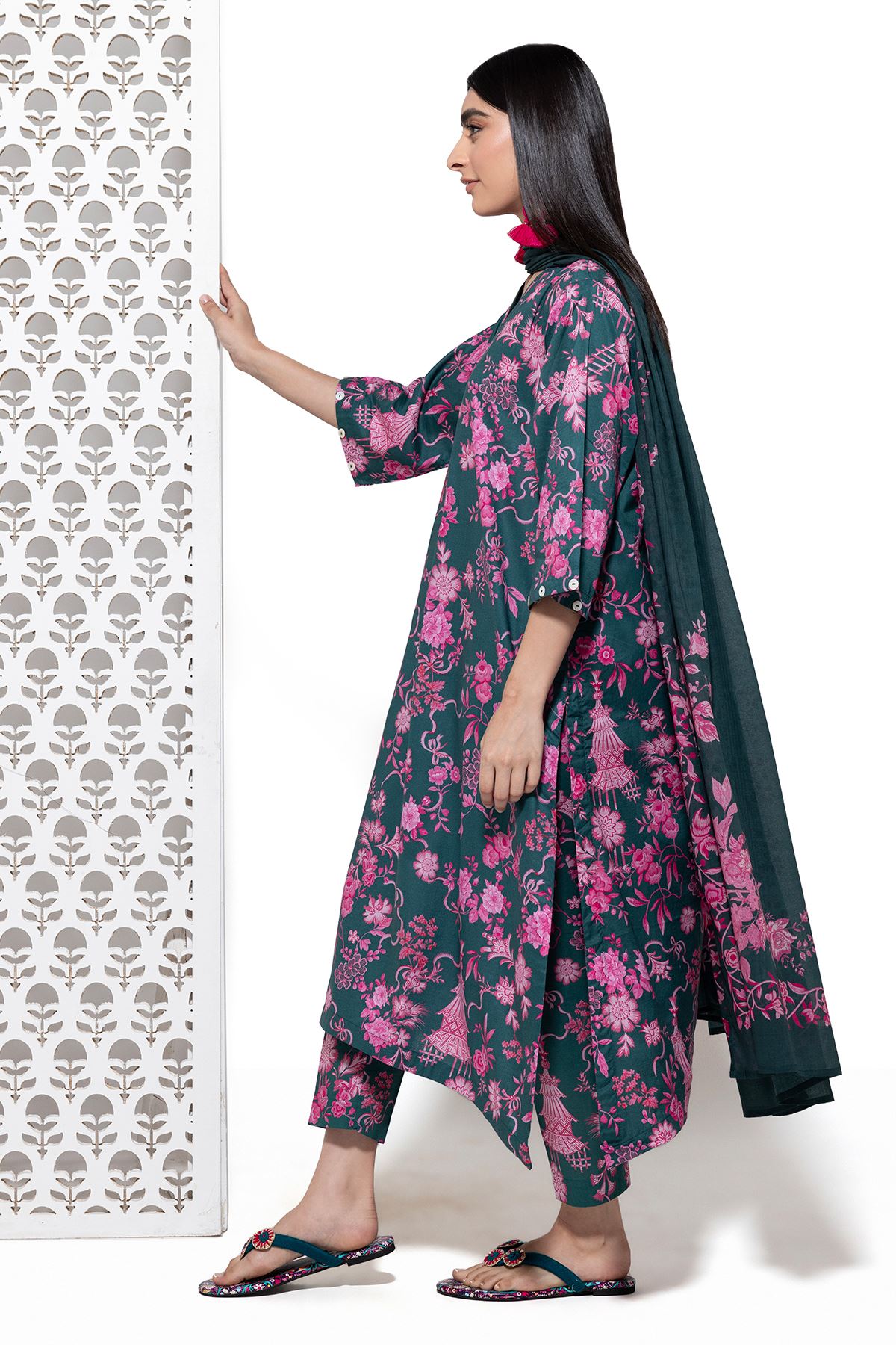 Buy Pants | 3.00 GBP | EEB24593A-VG_D-GREEN | Khaadi United Kingdom